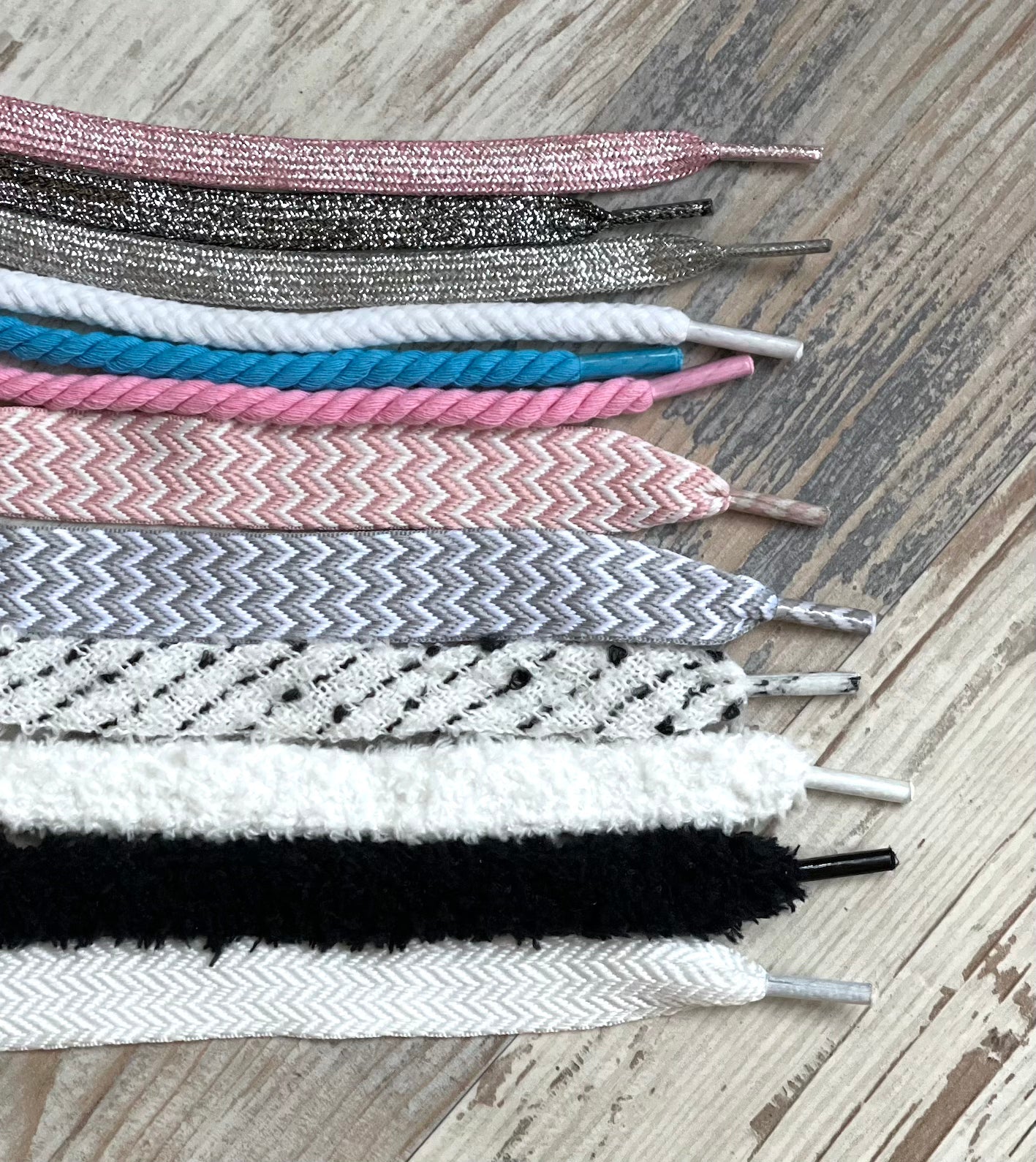 LACES – Sneakers & Laces